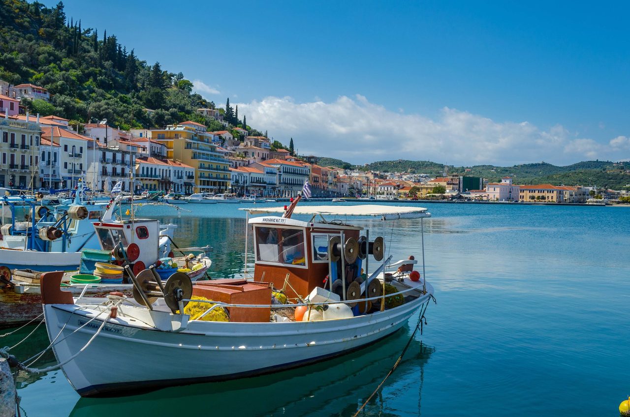 Gythio, Grécko, Stredozemné more, Destinácie, Plavby loďou po celom ...