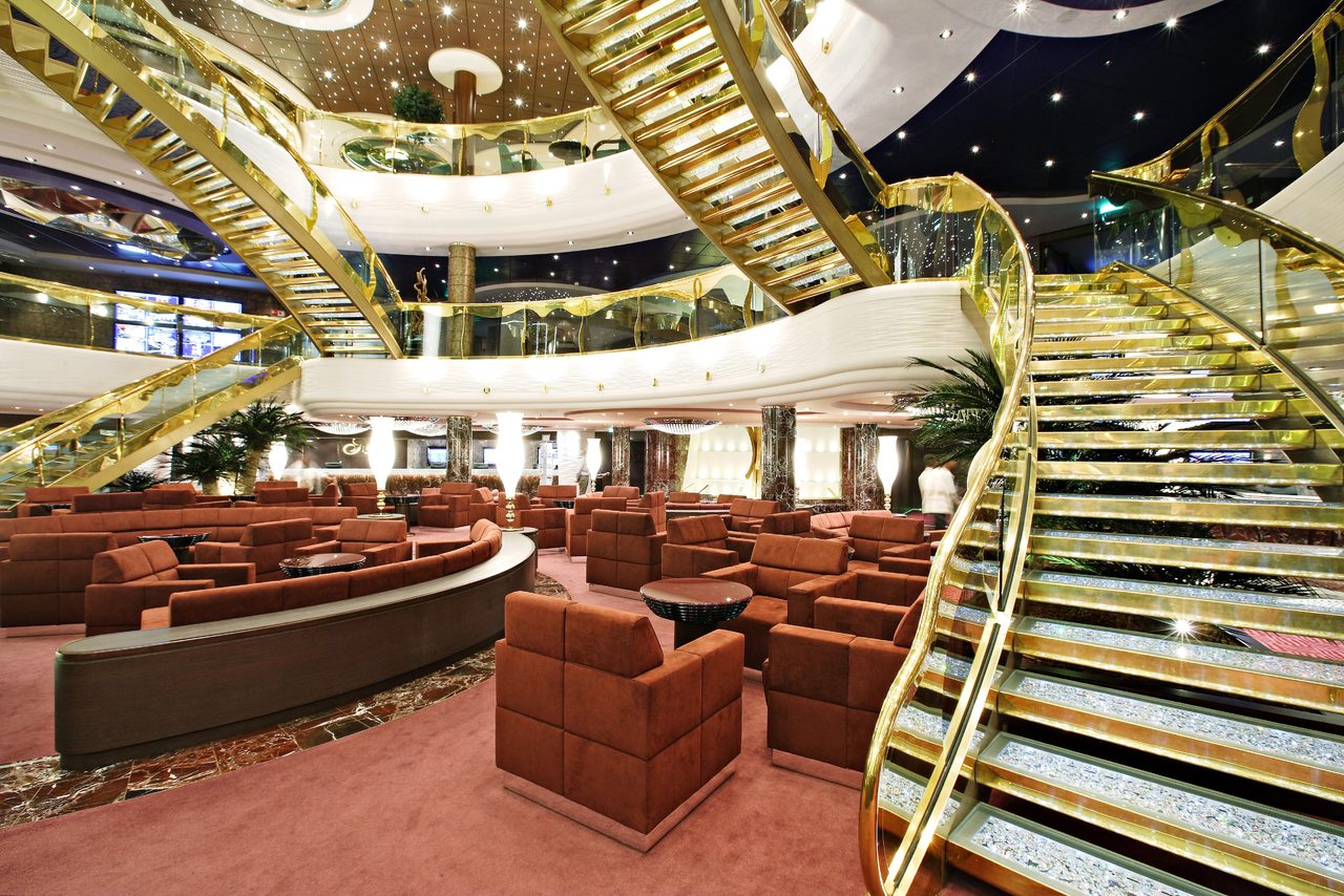 Taliansko, Francúzsko, Tarragona, Španielsko z Civitavechie na lodi MSC ...